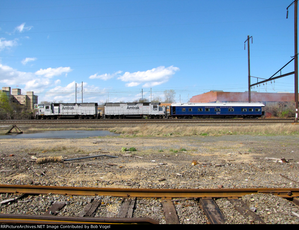 AMTK 720 and 724 with Sheriff Railcar Cripple Creek